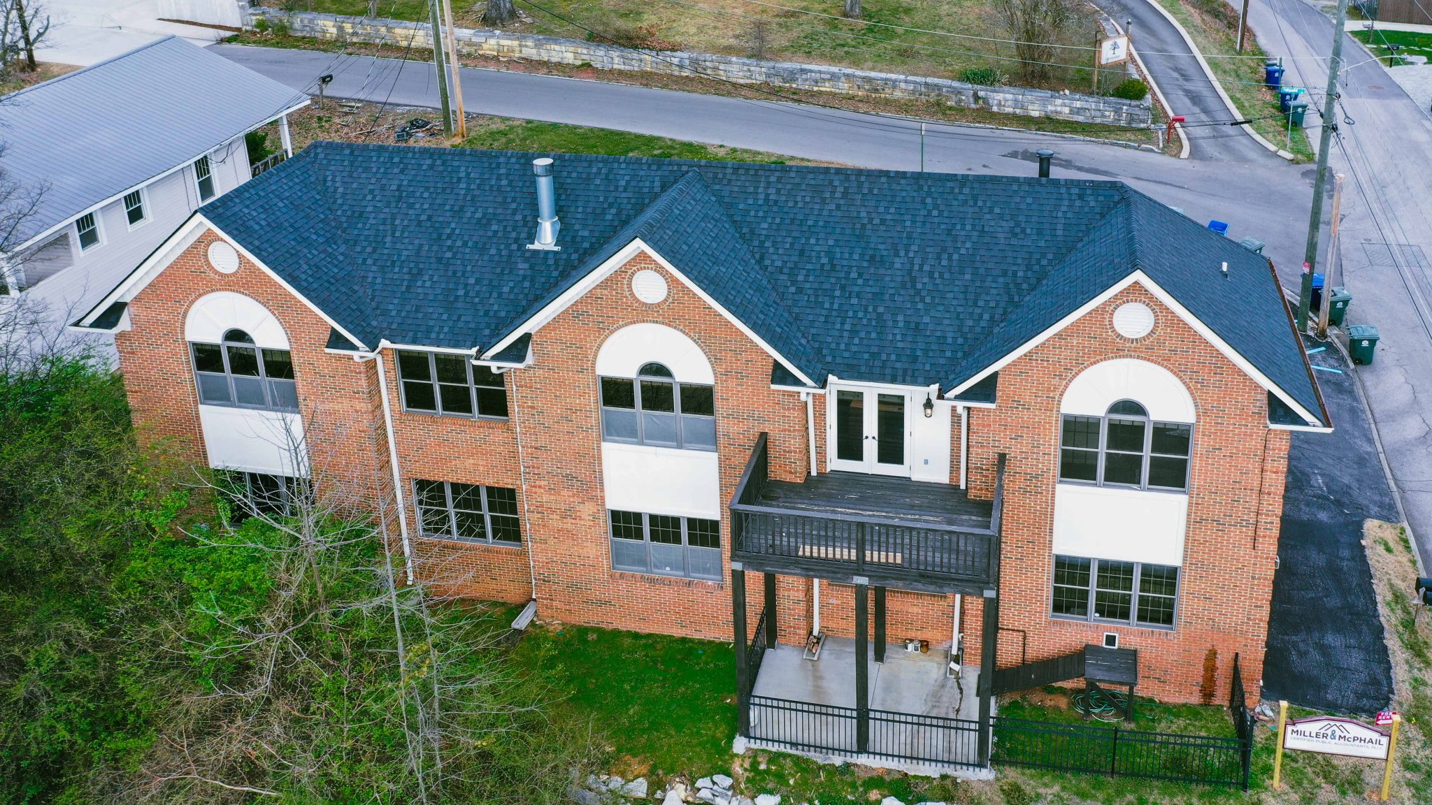 Metal Roofs Chattanooga & Installation | Lee Roofing Company